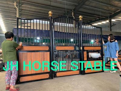 Cina la stalla del cavallo del metallo di 10ft 12ft 14ft fronteggia il legno di pino di bambù galvanizzato della immersione calda in vendita