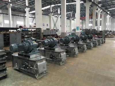 Cina ruspa spianatrice del fondo piatto di 4mm per adeguamento a catena della ruspa spianatrice del nastro trasportatore del grano del nastro trasportatore in vendita