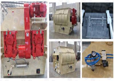 Cina CE Small Pig Feed Mixer Making Machine Self Propelled Drum Poultry in vendita