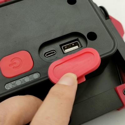 Cina 10W la PANNOCCHIA ricaricabile LED portatile impermeabile funziona il silicone leggero dell'ABS di 17.3x3.5x15.6cm in vendita