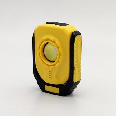 China Wieder aufladbare tragbare LED-Arbeits-Lichter mit Haken 7.3x3.8x9.5cm gelber Soem-Farbe zu verkaufen