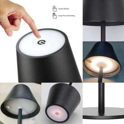 Cina Lampada da tavolo ricaricabile 3 in 1 a batteria IP44 Caldo Bianco Metallo di Ferro + ABS 150lm in vendita
