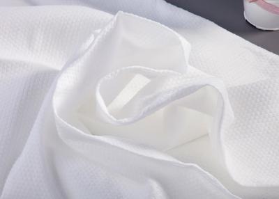 Cina Strati non tessuti di Spunlace del ² di larghezza 220cm 50g/M di morbidezza in vendita