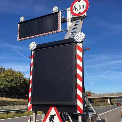 Cina Esposizione di LED mobile di pubblicità P16 per le punte d'avvertimento della strada dell'autotreno in vendita