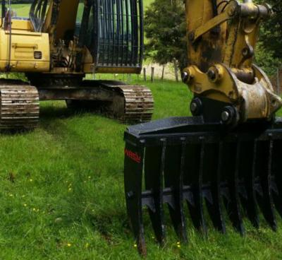 Cina Materiale di Rake Bucket Steel Q355B dell'escavatore Cat320 per 20 tonnellate 45 tonnellate in vendita