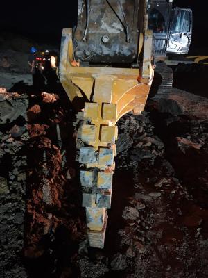 Cina EC480 Excavatore di roccia pesante con braccio di roccia con spaccatore ZX470 in vendita
