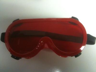 China PC lens safety goggle protective goggle safety glasses for personal use in lab for sale