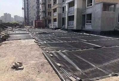 Cina Tavola di drenaggio in plastica HDPE da 1 a 3 m di larghezza Una soluzione per la moderna costruzione ferroviaria in vendita