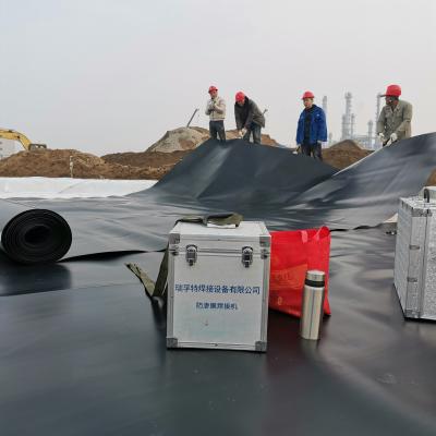 Cina Geomembrana in HDPE con tecnologia a doppio liscio in vendita