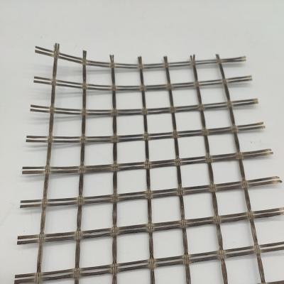 Cina 80KN/100KN Poliestere a maglia biassiale Geogrid ideale per il rinforzo del suolo autostradale in vendita
