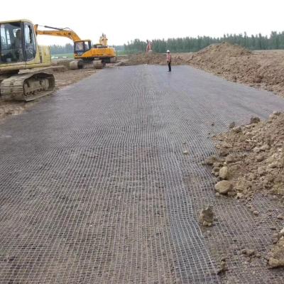 Cina Il miglior materiale e il 100% PP Geogrid in polipropilene ad alta resistenza per il rinforzo del pavimento stradale in vendita