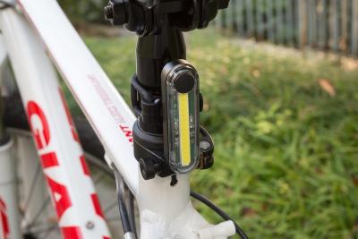 Cina Bicicletta ricaricabile luminosa eccellente 72*20*32mm della montagna della luce della bici del LED in vendita