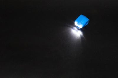 Cina Il LED impermeabilizza la fermata istantanea del faro 30mm del casco della bici IPX4 in vendita