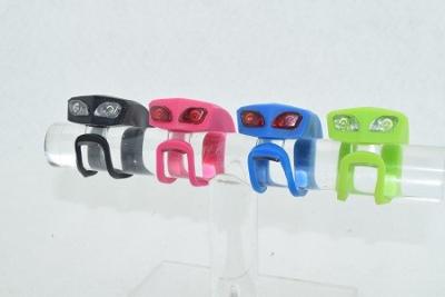 Cina Luce impermeabile del casco della parte superiore di Brightside 3 lumi, torcia capa del casco del ciclo di 2.6cm in vendita