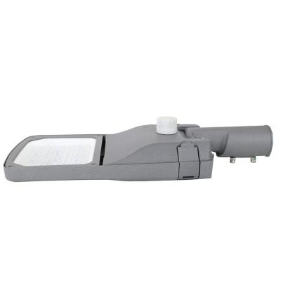 Cina 8 kg Peso del prodotto 4000K 30W SMD Street Light Round LED Street Garden Light Fixture in vendita