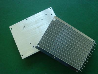 Cina Dissipatore di calore di alluminio lavorante dell'estrusione del prototipo di precisione rapida di CNC con il rivestimento di conversione in vendita