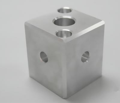 China Liga/peças de trituração de aço inoxidável do CNC com Ra 1,6 da aspereza de superfície à venda