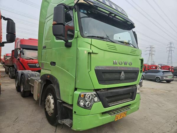 Quality T7 440 Used Howo Truck ZZ3257N4147C1 Used Truck Tractors Green for sale