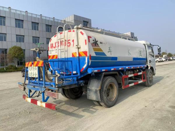 MT5070WTEQ Wasserverschütterungswagen Gebraucht Dongfeng 4x2 Wasserversorgungswagen