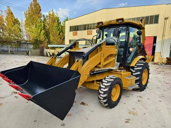 Quality Used Backhoe Yuchai YC4A105Z-T20 Second Hand Backhoe 2500KGs for sale
