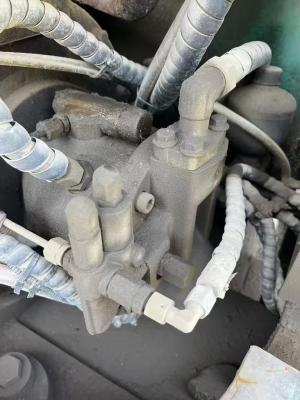 Cina Miniescavatore da 4 tonnellate Escavatore a trascinatore usato con serbatoio di carburante da 60L e serbatoio idraulico da 75L in vendita