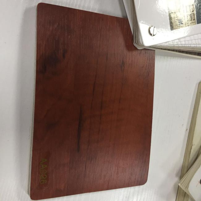 Different wood grain patterns available