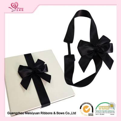 Cina materiale elastico nero dell'organza della cravatta a farfalla di 6cm, arco attuale del nastro per l'imballaggio del regalo in vendita