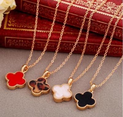 China Trébol pendiente de los collares de la cadena del suéter de la moda formado en venta