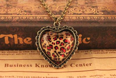 China Forme a corazón del leopardo de la joyería los ornamentos pendientes del paño de los collares en venta
