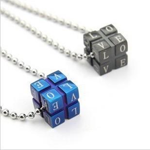 China Forme a joyería de los pares el acero inoxidable collar pendiente de los pares los collares mágicos del cubo en venta