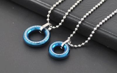 China Forme a joyería de los pares el acero inoxidable los collares pendientes del buñuelo del collar de los pares en venta