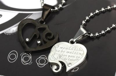 China Forme a joyería de los pares el acero inoxidable los collares pendientes del corazón del amor del collar de los pares en venta