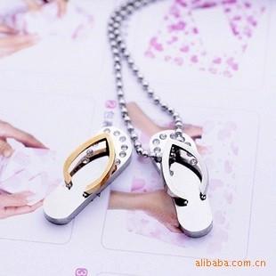 China Forme a joyería de los pares el acero inoxidable los collares pendientes de los zapatos del deslizador del collar de los pares en venta