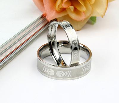 China Los anillos de los pares del acero inoxidable de la joyería 316L de los pares de la moda venden al por mayor los anillos del amante de la impresión del cráneo en venta