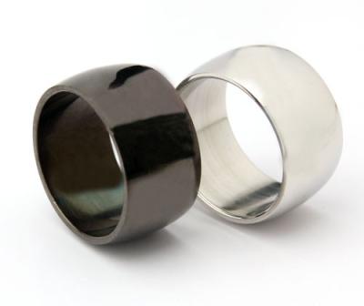 China Forme a joyería 316L de los pares los anillos del amante del black&white de los anillos de los pares del acero inoxidable al por mayor en venta