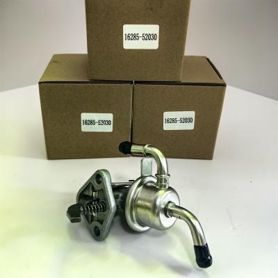 China 16285-52030 Mechanical Fuel Pump For Kubota Engine for sale