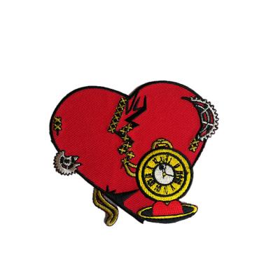 China Custom Manufacturer Supply Exquisite Love Heart Pattern Embroidery Clothing Patch for sale