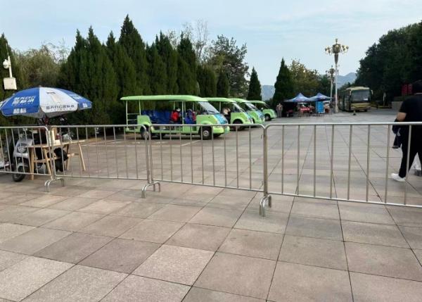 Quality Durable Steel Crowd Control Barrier Quick Assembly Weather Resistant for sale