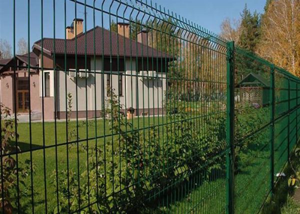 Quality Hot Dip Galvanized 3D Curved Fence For Airport 50*150mm Mesh Hole for sale