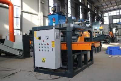 Cina Linea di riciclaggio dei pannelli solari ad alto rapporto di separazione con progettazione completamente e semiautomatica in vendita
