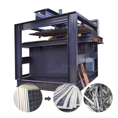 China Stroomlijnen uw recyclingproces met volledig automatische zonnepaneel frame remover machine Te koop