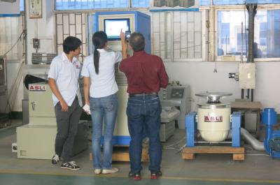 China do seno de alta frequência da tabela da vibração do equipamento de teste da vibração 3000N força aleatória à venda