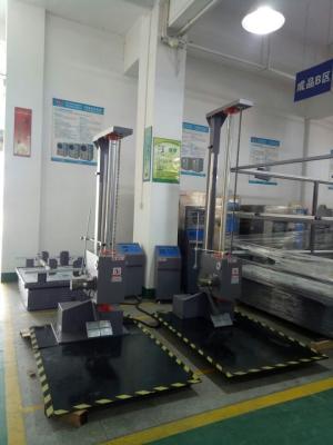 Cina Macchina della prova di resistenza di goccia per il secchio di acqua, attrezzatura di prova di caduta d'imballaggio in vendita