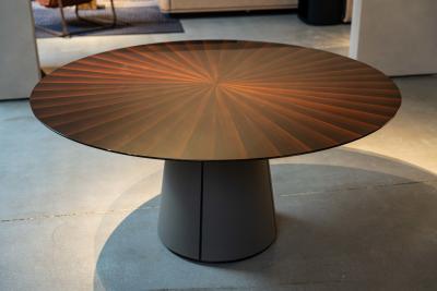 China Custom Luxury Round Dining Table with Marble Top and Solid Wood Star Base for Modern Dining Spaces for sale