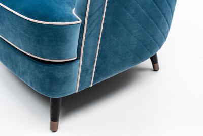 China Custom Luxury Single-Seater Sofa With Teal Velvet Upholstery Channel Quilting For Modern Living for sale