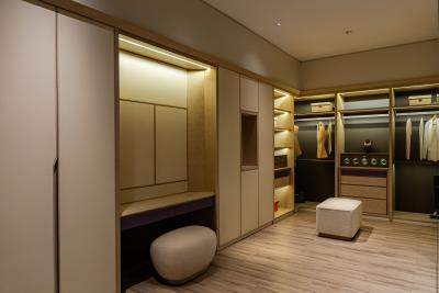 China Custom Luxury Walk‑in Closet System with LED Lighting & Watch Winder, High‑end Bespoke Wardrobe for Villa Master Bedroom for sale