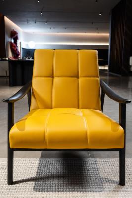 China Modern Minimalist Lounge Chair, 640×700×810mm / 800×950×850mm, Fixed Seat & Back Cushion, Wide Middle Wooden Armrest for sale