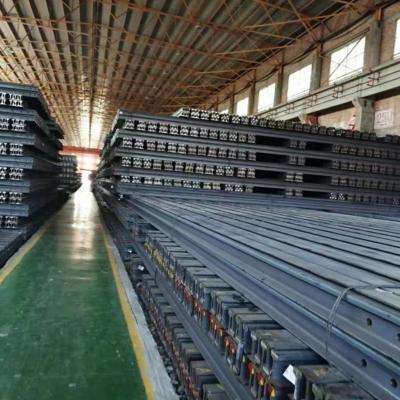 Cina Larghezza inferiore 50,8 mm/63,5 mm/69,85 mm/79,37 mm Acciaio per rotaie ferroviarie e circuiti di rotaie Q275 20Mnk in industria pesante in vendita