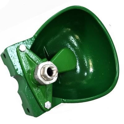 China Montando ferro fundido da tubulação as bacias bebendo o verdes molham a capacidade 2.5liter à venda
