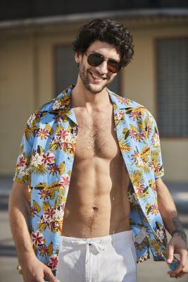 中国 ワイシャツの人の短い袖のハワイの偶然の花のワイシャツの上の夏ボタン 販売のため